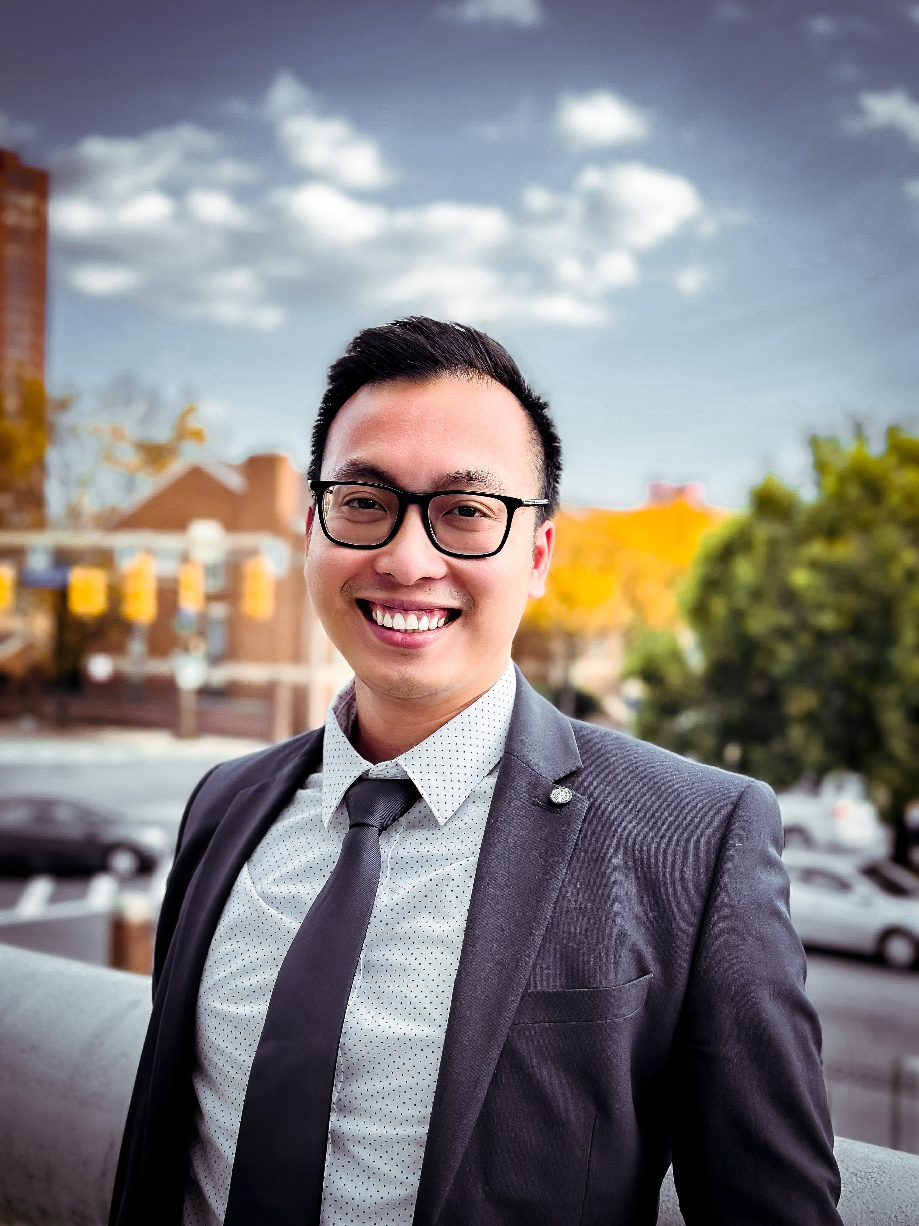 About – Luke Ho